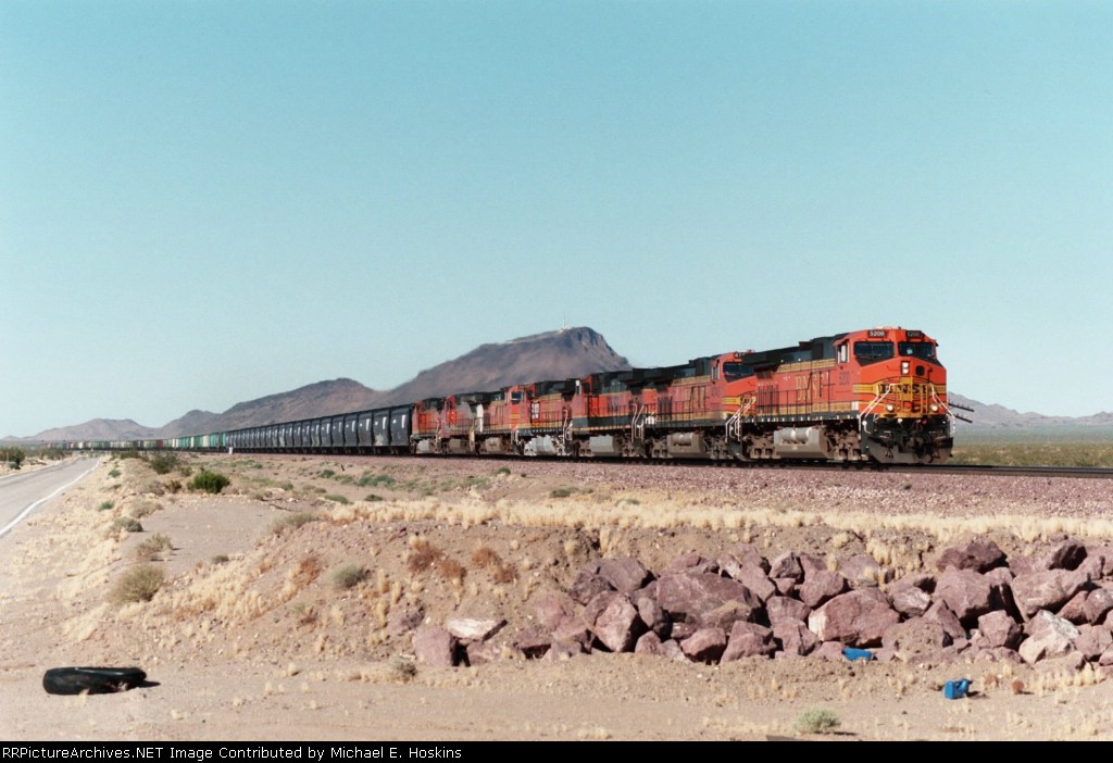 BNSF 5200